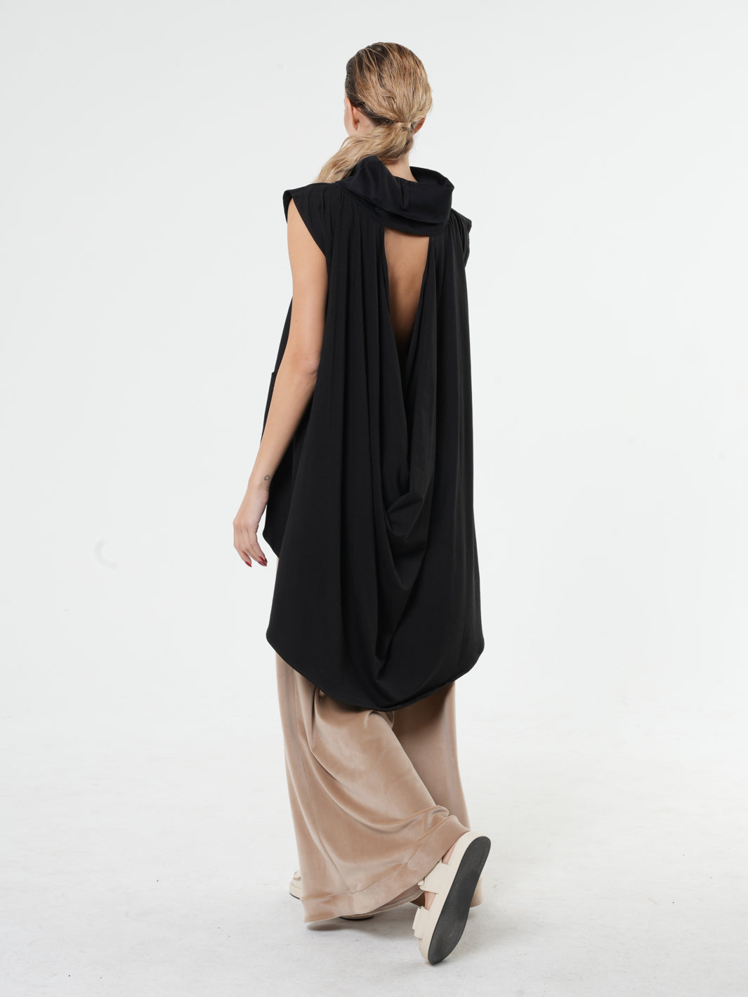 Asymmetric Tunic With Open Back In Black – Metamorphoza