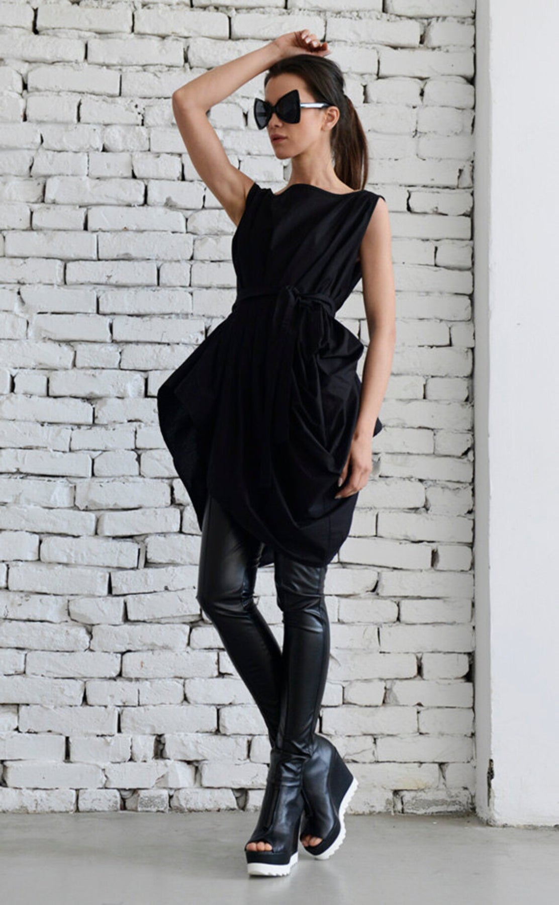 Draped Tunic With Removable Belt In Black – Metamorphoza