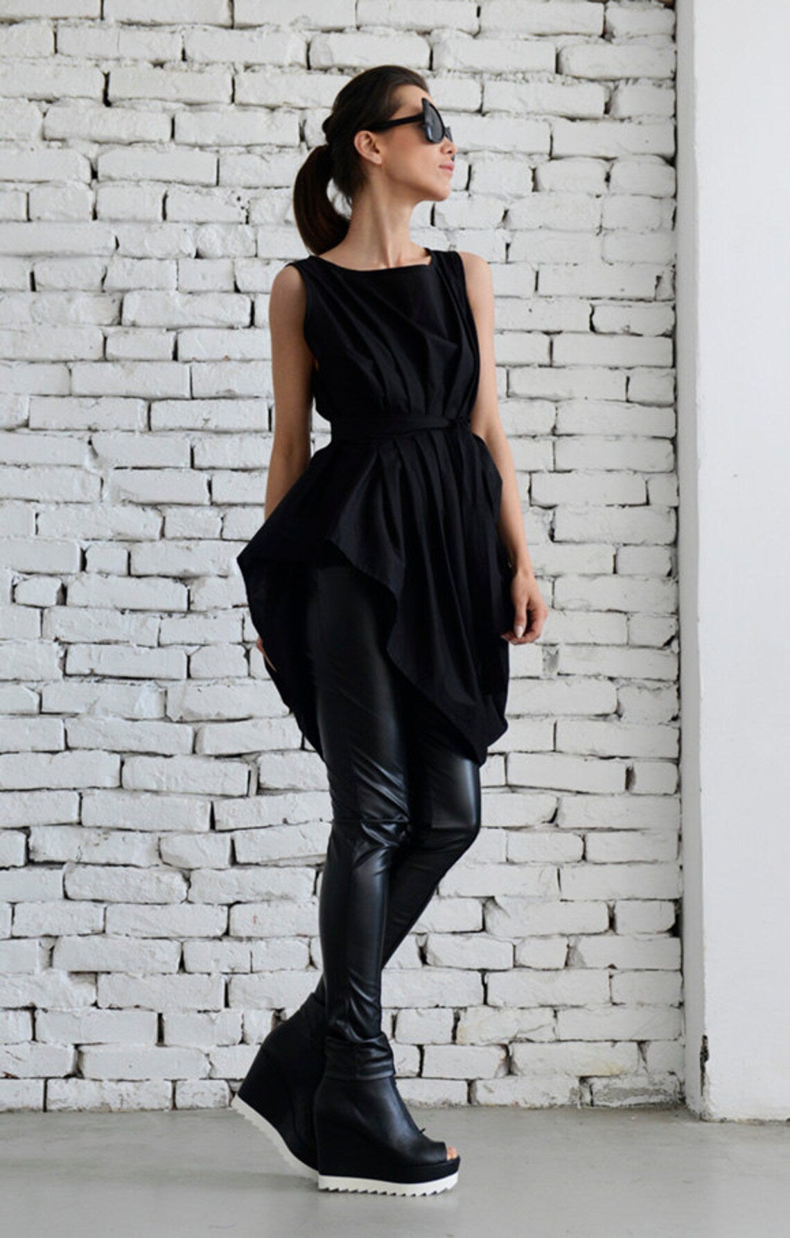 Draped Tunic With Removable Belt In Black – Metamorphoza