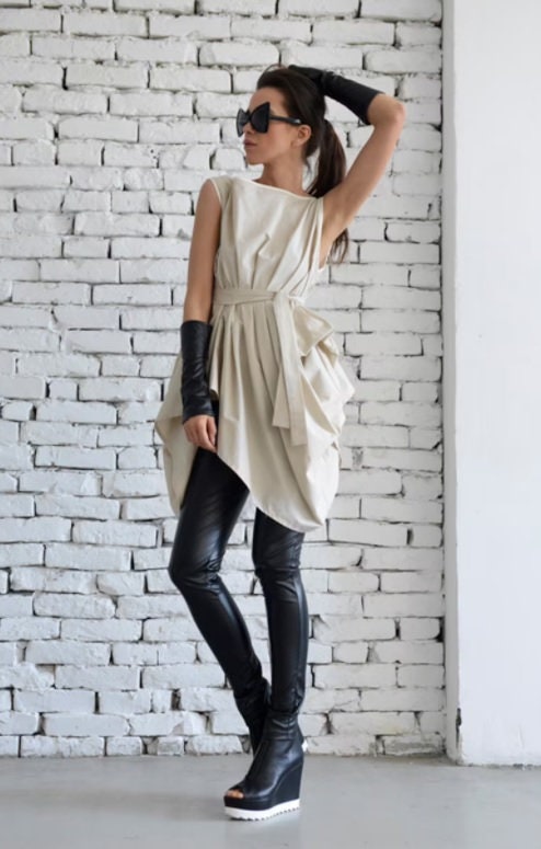 Draped Tunic With Removable Belt In Black – Metamorphoza