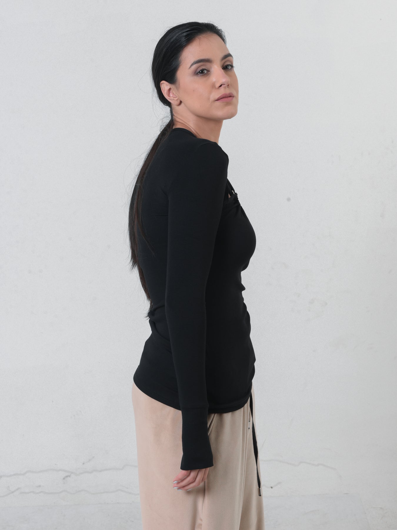 Metal Ring Detail Top – Metamorphoza