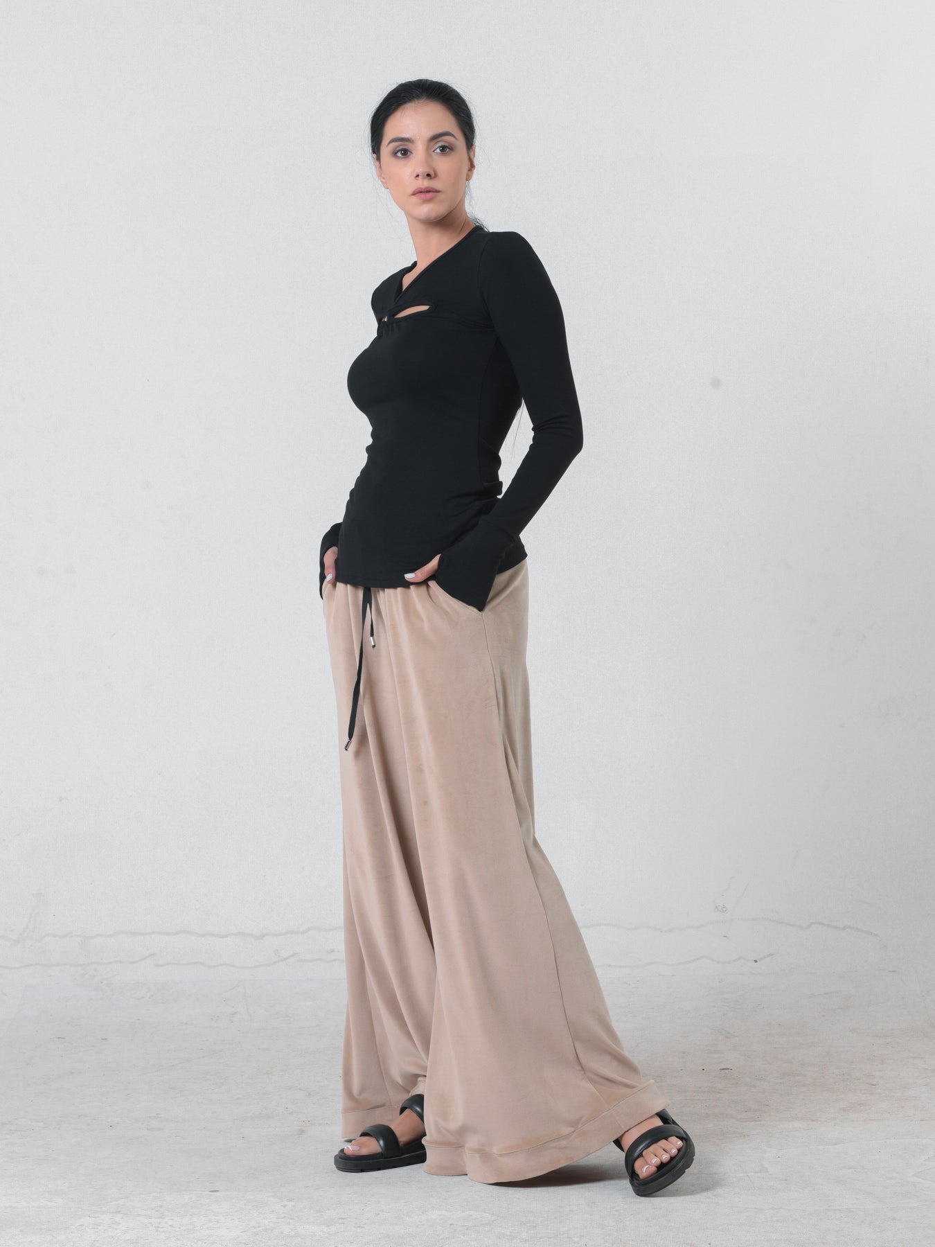 Metal Ring Detail Top – Metamorphoza